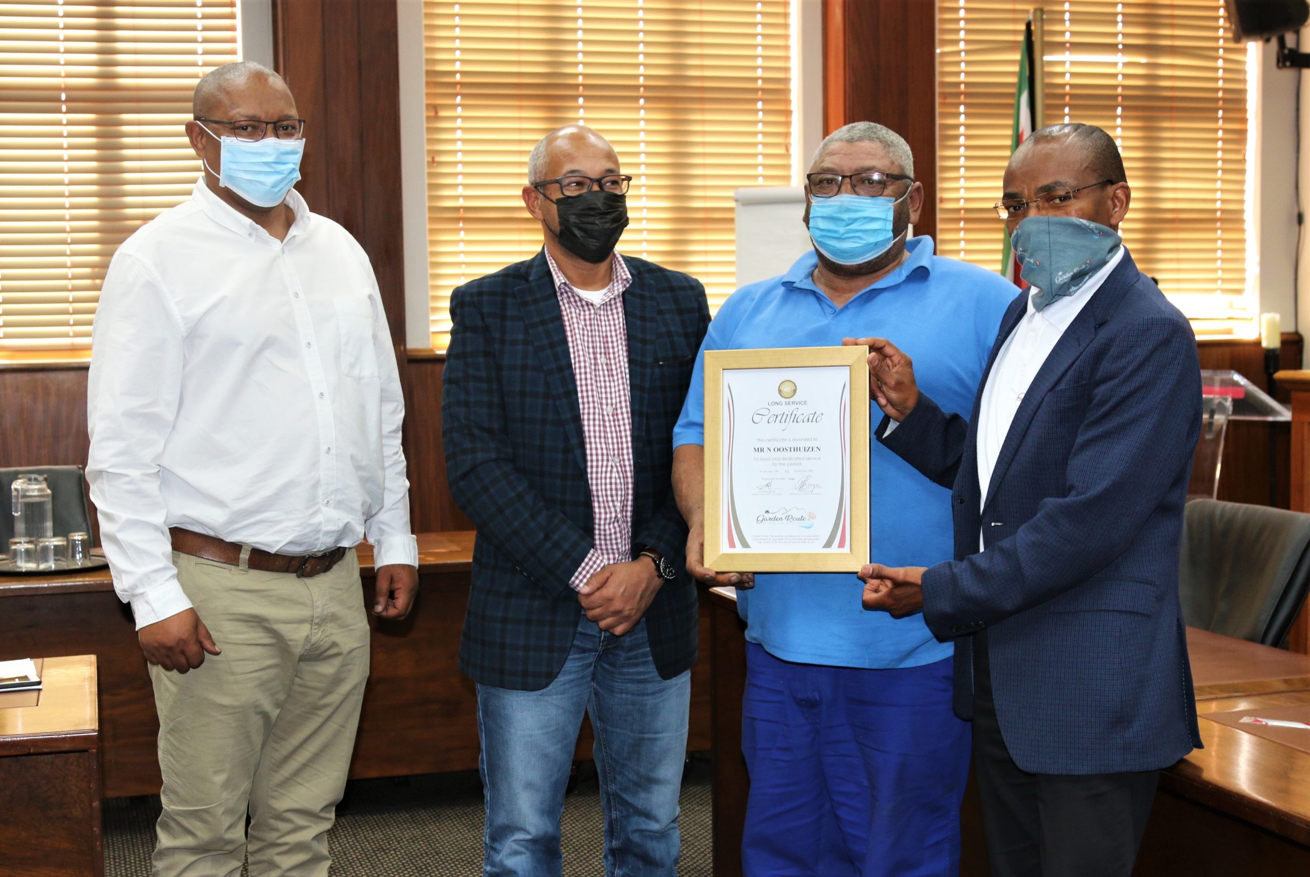 22 June 2021 Media Release: GRDM Roads employee receives 40-year long ...